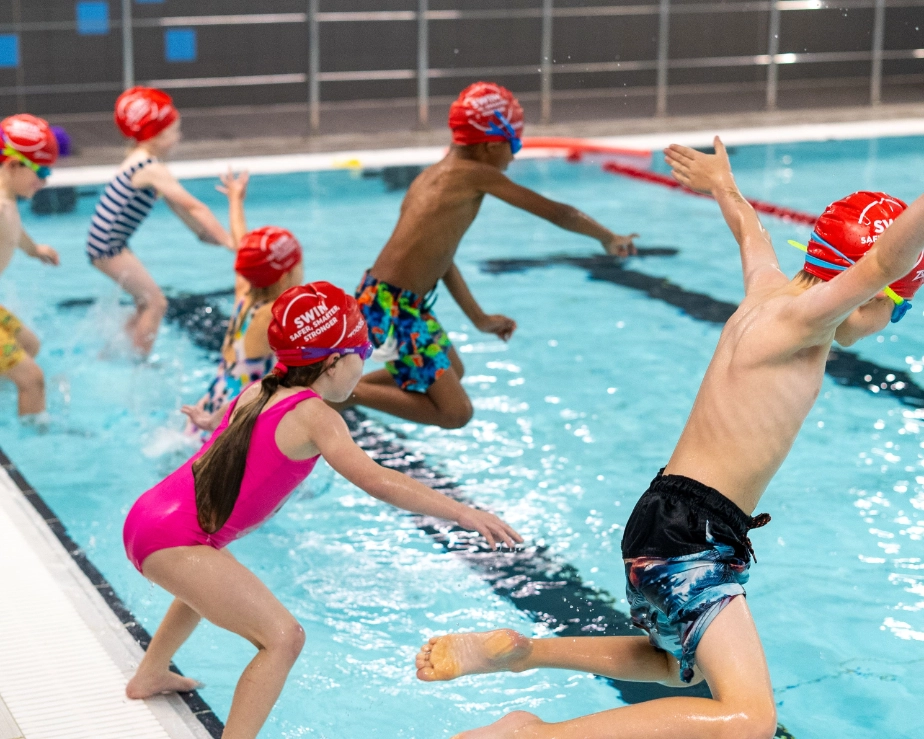 Swimming in Crook Log - Crook Log Leisure Centre | LeisureCentre.com